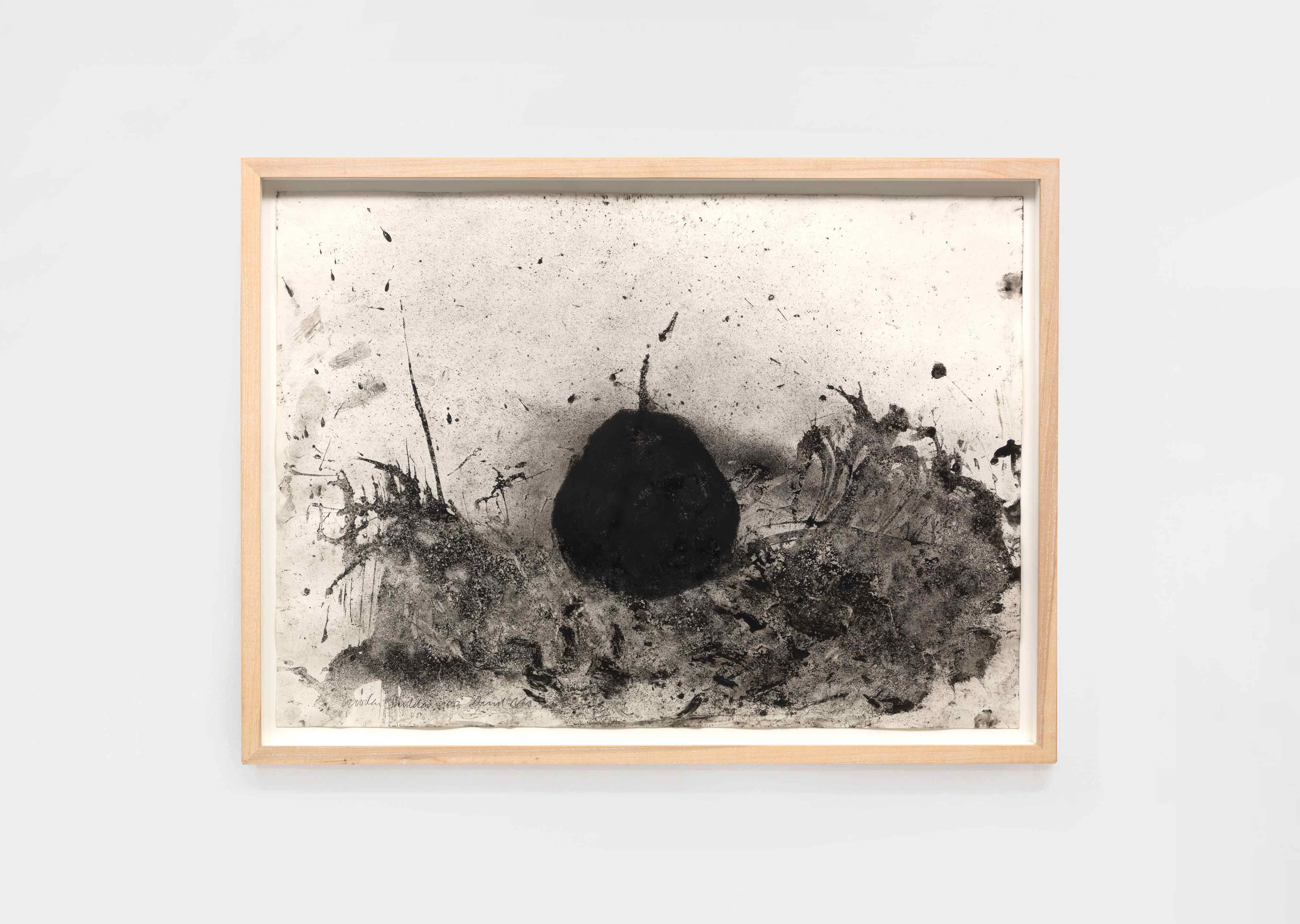 Wooden Boulder in Salt March, Ffestiniog Valley une œuvre de David Nash